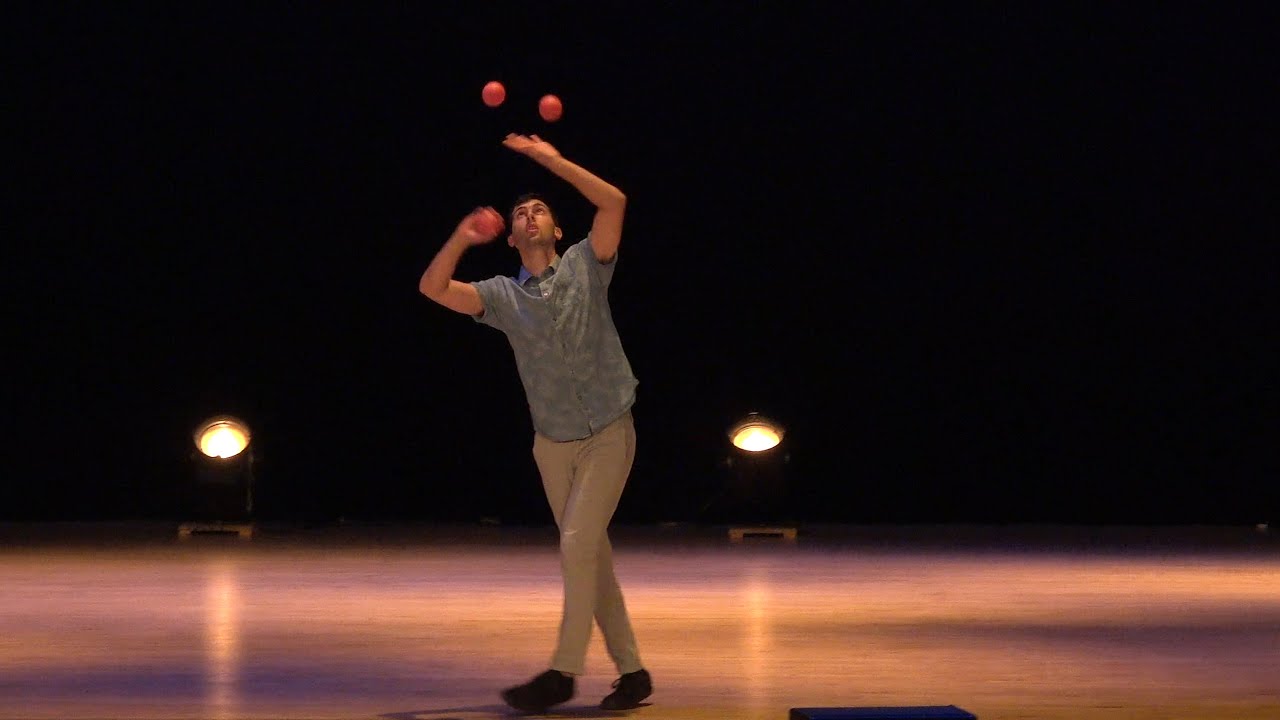 Flow Show 3 ball routine - YouTube