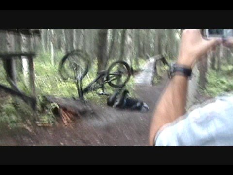 Bad mtb crash - YouTube