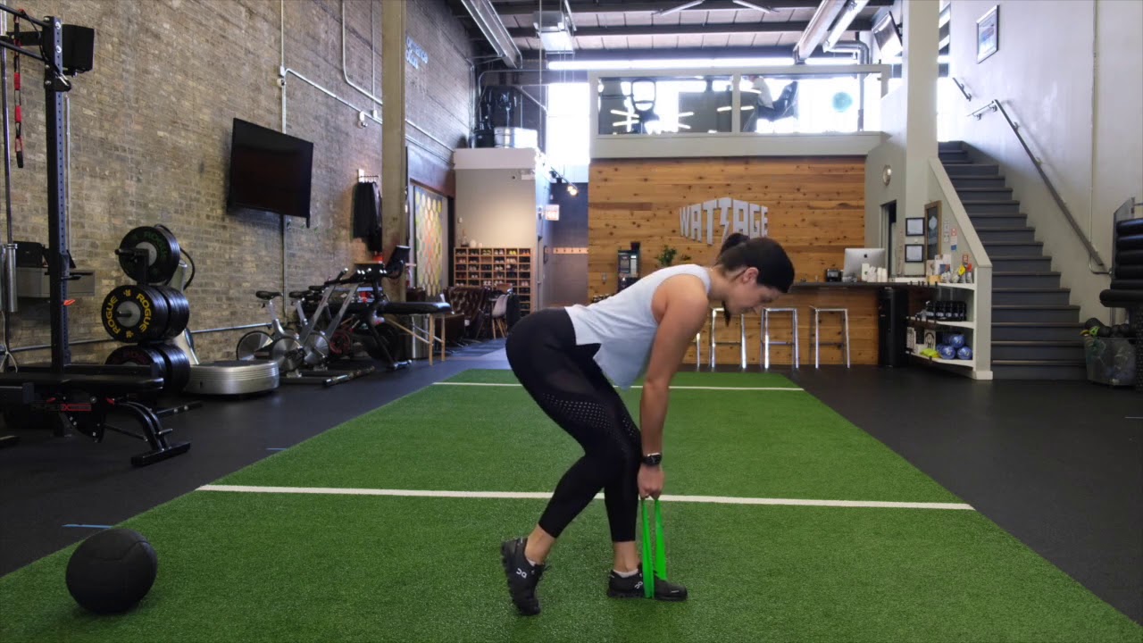 Staggered Stance Mini Band Deadlift - YouTube