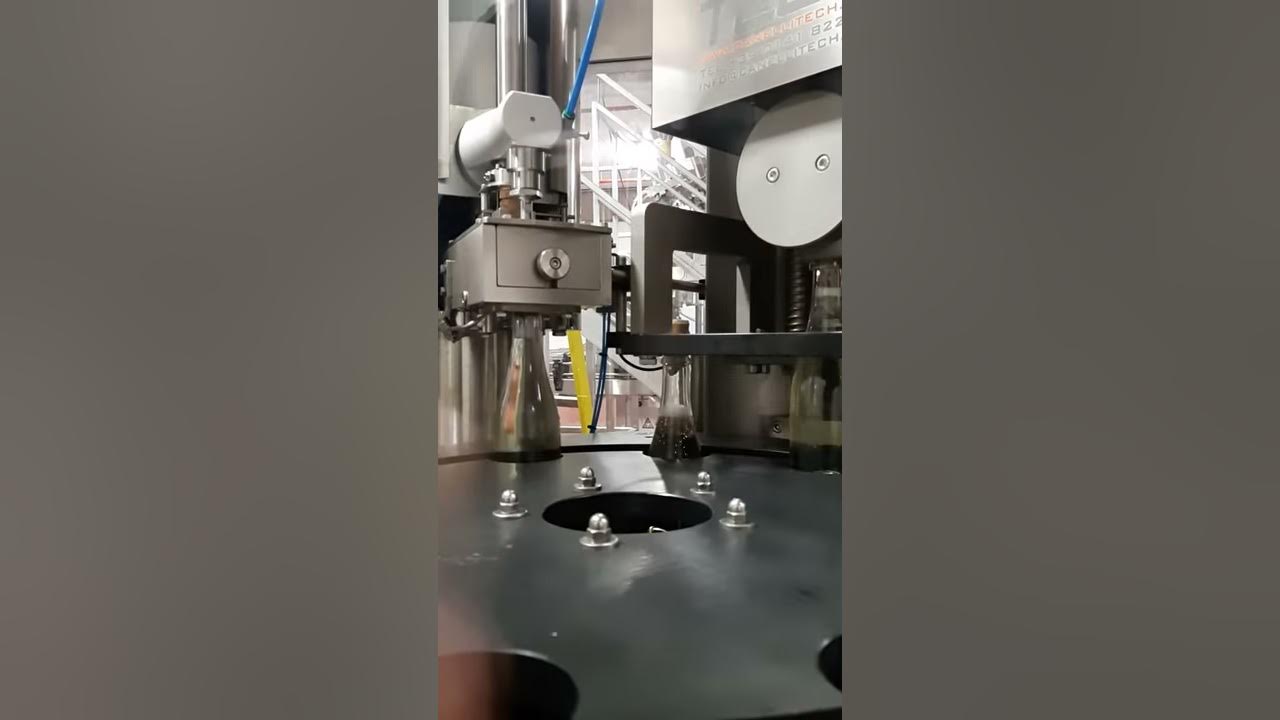 Champagne corker - wire hooder - Boucheuse Museleuse - Canellitech - YouTube