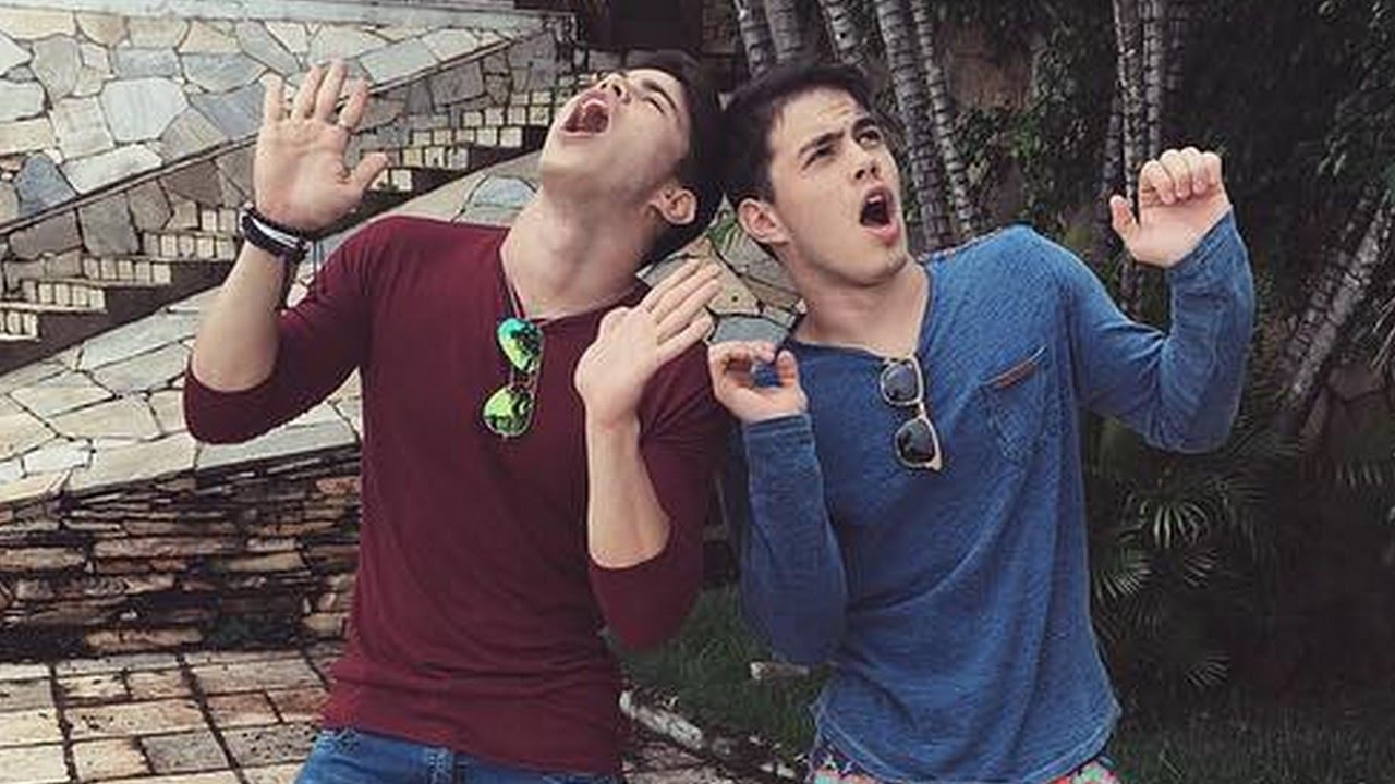 Brothers Rocha fazendo brincadeiras de criança - YouTube