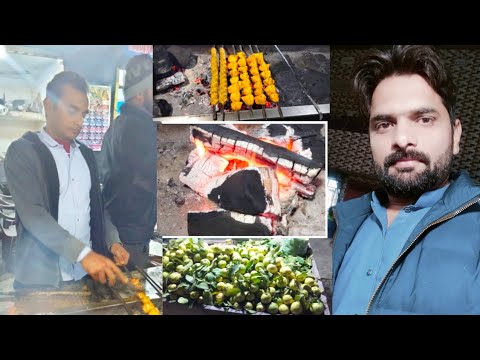 Aj khalil Bhai ki shop pe Tike seekh kebab 🍢🥙 Kesy tyar krty hy ... R ...