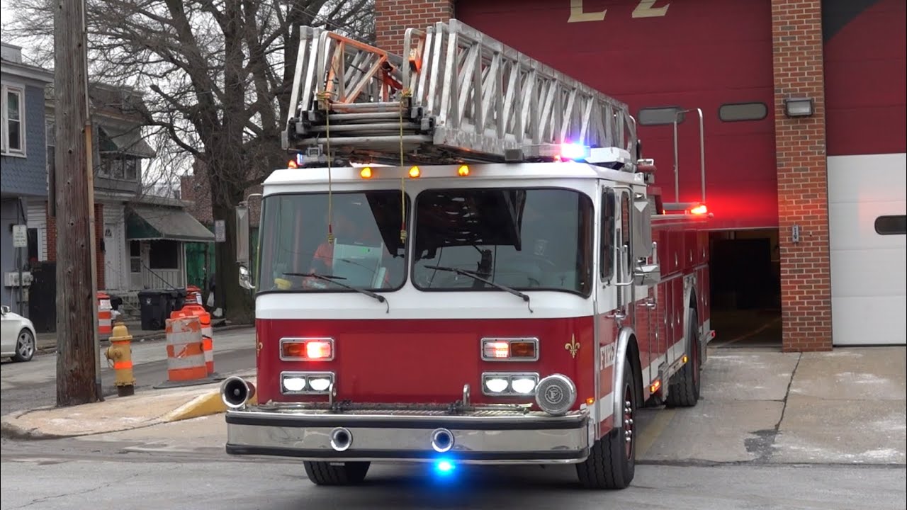 Elsmere Fire Company Ladder 16 Responding - YouTube