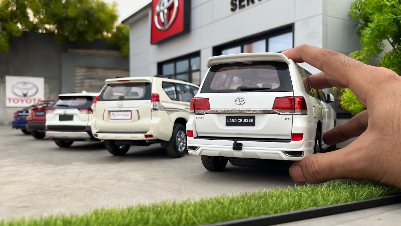 Servicing Toyota Cars 1:18 Scale | Toyota Service Workshop Diorama ...