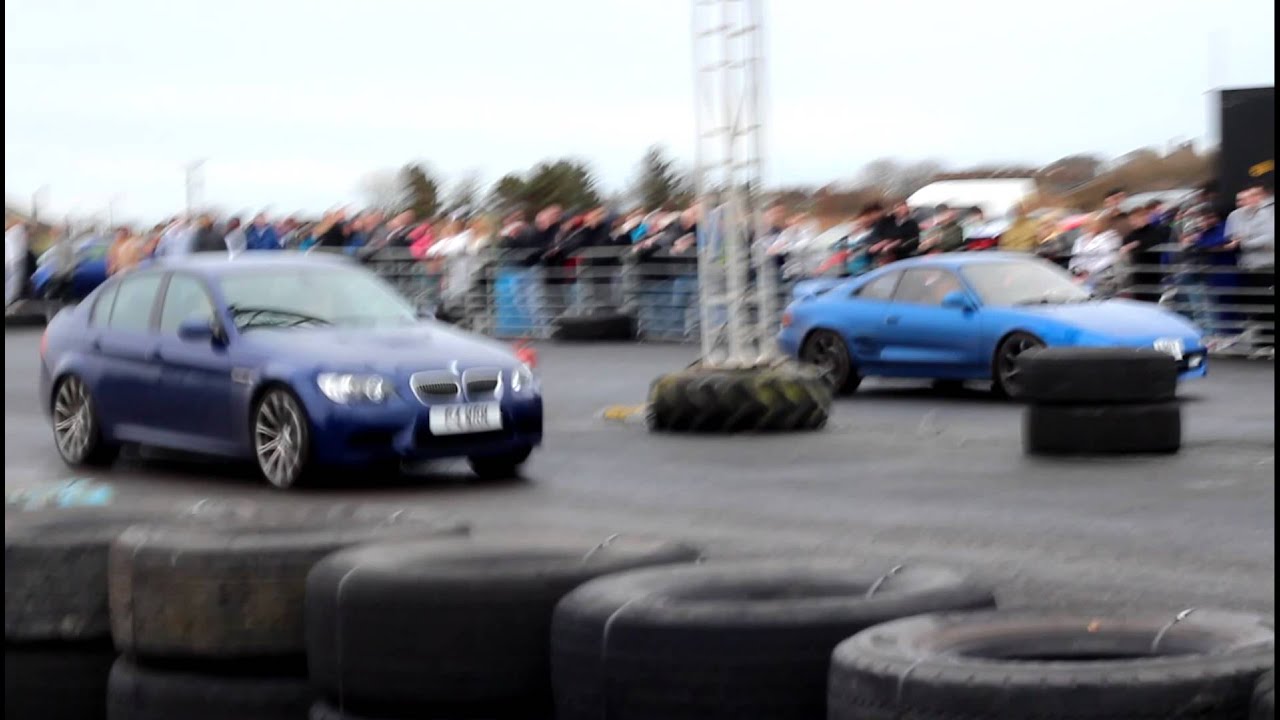 BMW M5 Vs Toyota MR2 (Crail Raceway) - YouTube