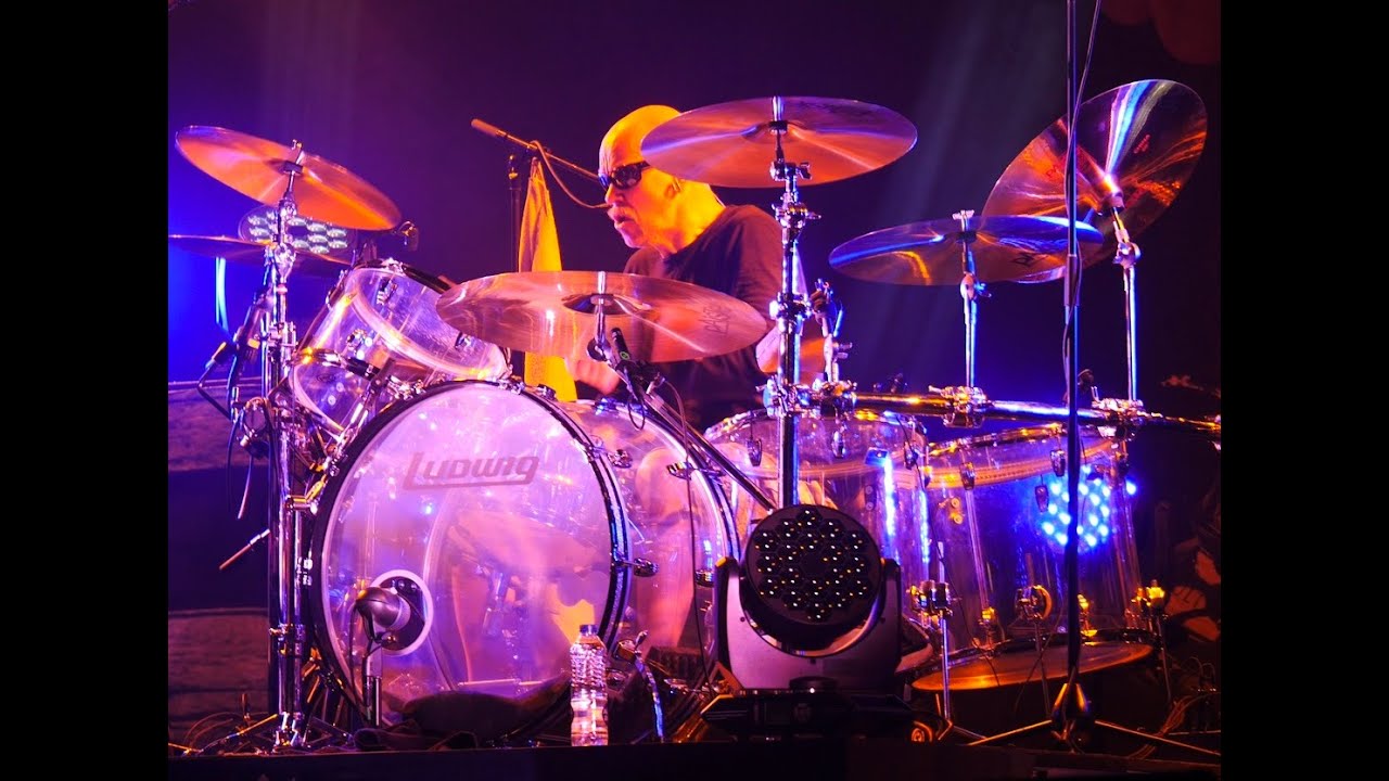 Ian Haugland drum solo 2015 in UHD / 4K - YouTube