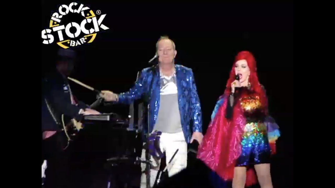THE B-52's - Love Shack - 16/12/2019 - YouTube