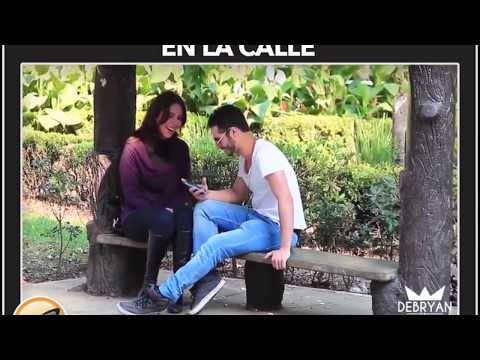 Besando mujeres maduras