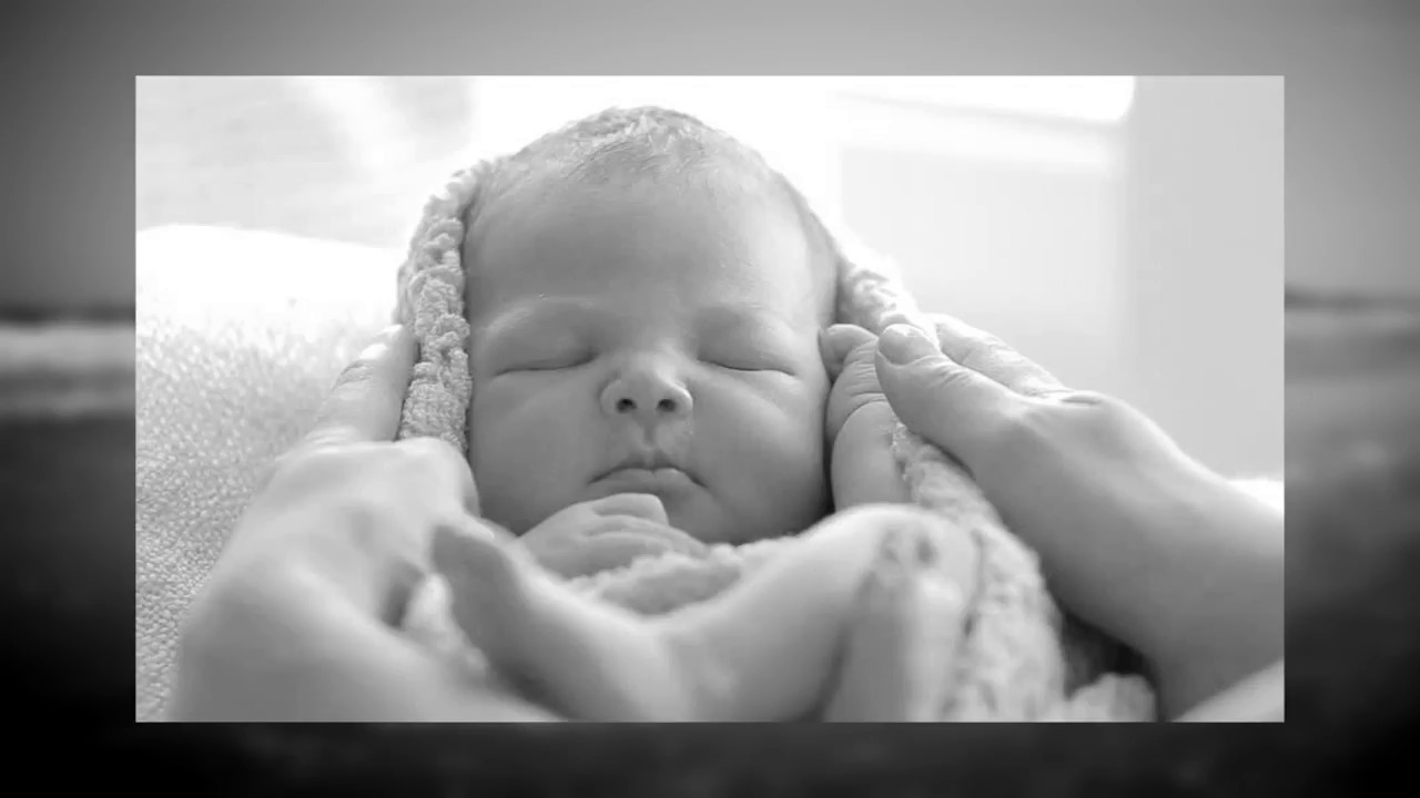 Father feel his first Baby जब एक नौजवान पिता बनता है वीडियो आपको रुला ...