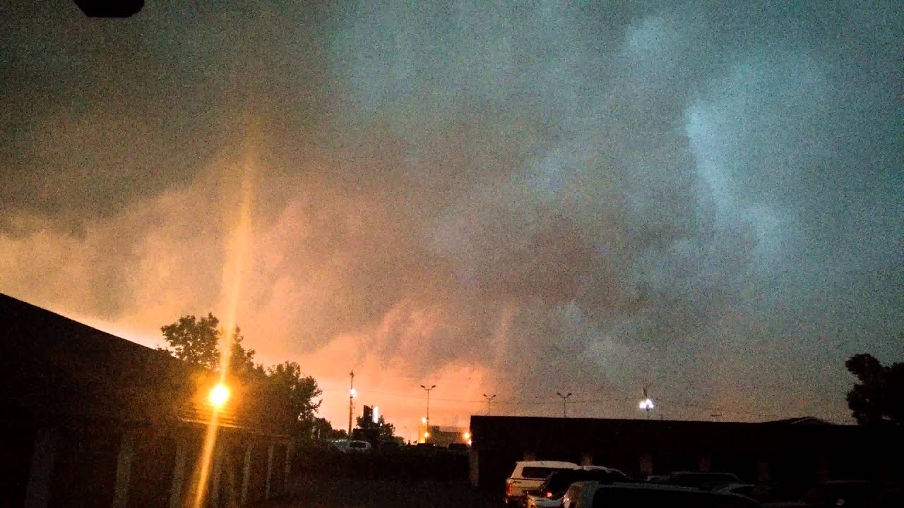 Amazing storm cloud over Appleton WI 7-18-15 - YouTube
