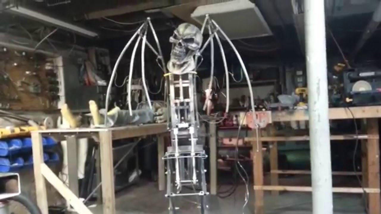Halloween prop Animated Winged Reaper mechanics - YouTube