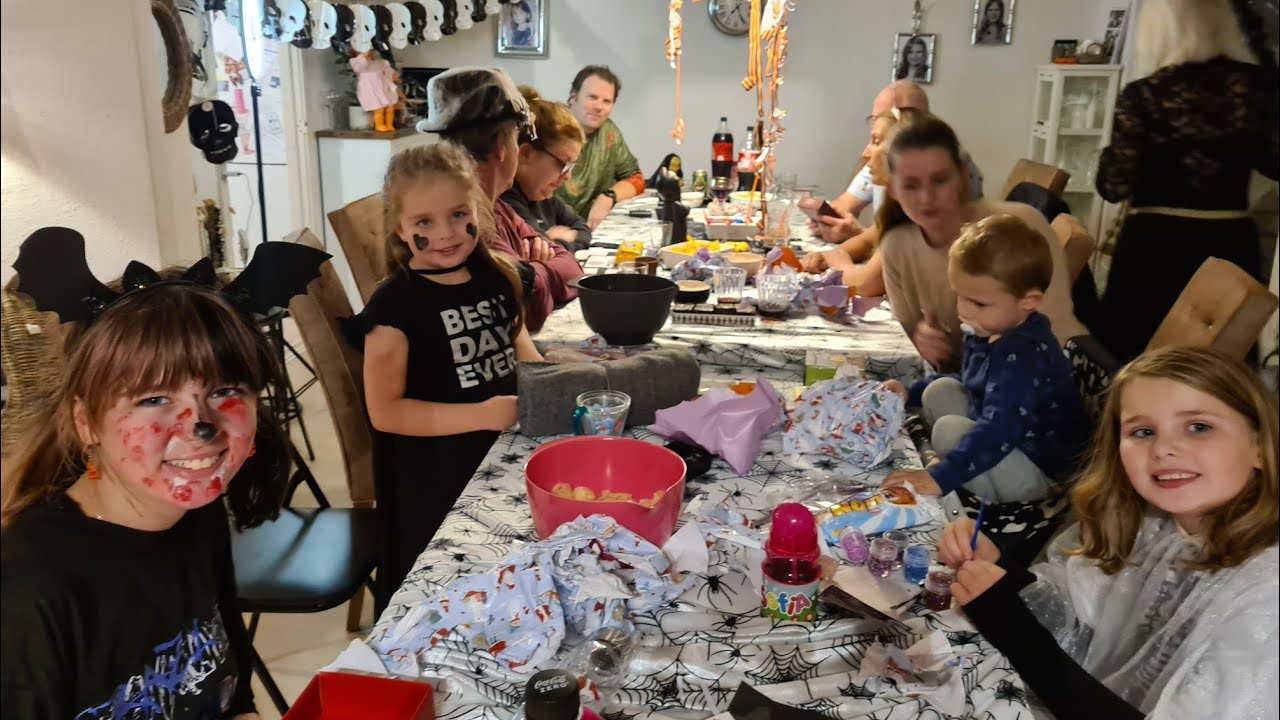 HALLOWEEN 🖤VI LEGER PAKKELEG🎁🎁🎁🎁😀 - YouTube