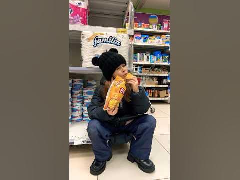 Милана всегда ест в магазине 😱 #shorts #юмор #ladymilana #youtubeshorts ...