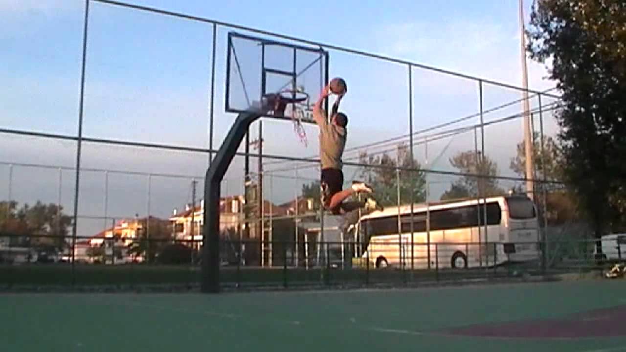 Some Easy Dunks - YouTube
