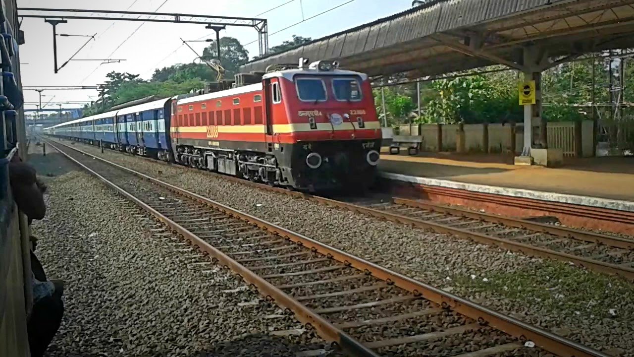 Late running Ernad Express wild-goose chasing Speed King - YouTube