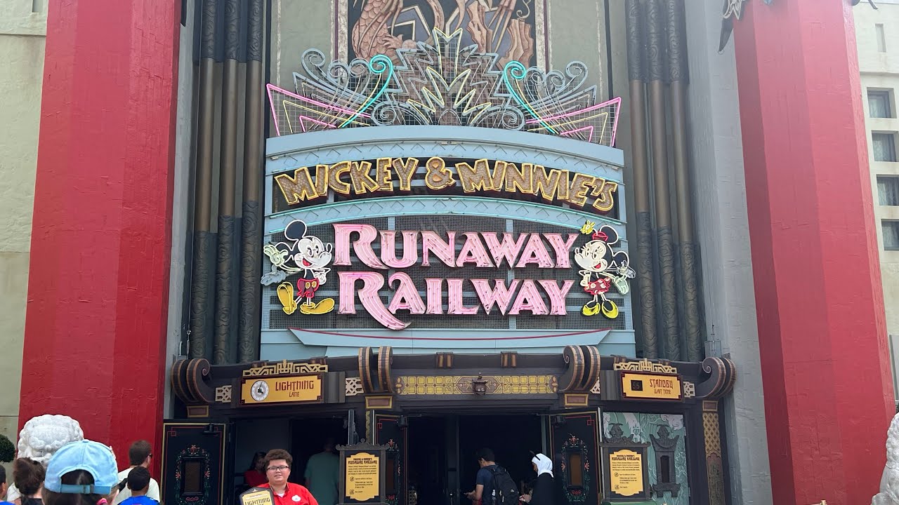 Mickey & Minnie Runaway Railway Walt Disney World - YouTube