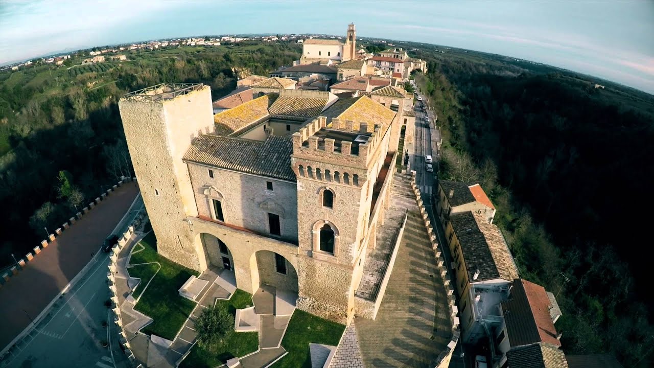 Drone su Crecchio . Abruzzo - YouTube