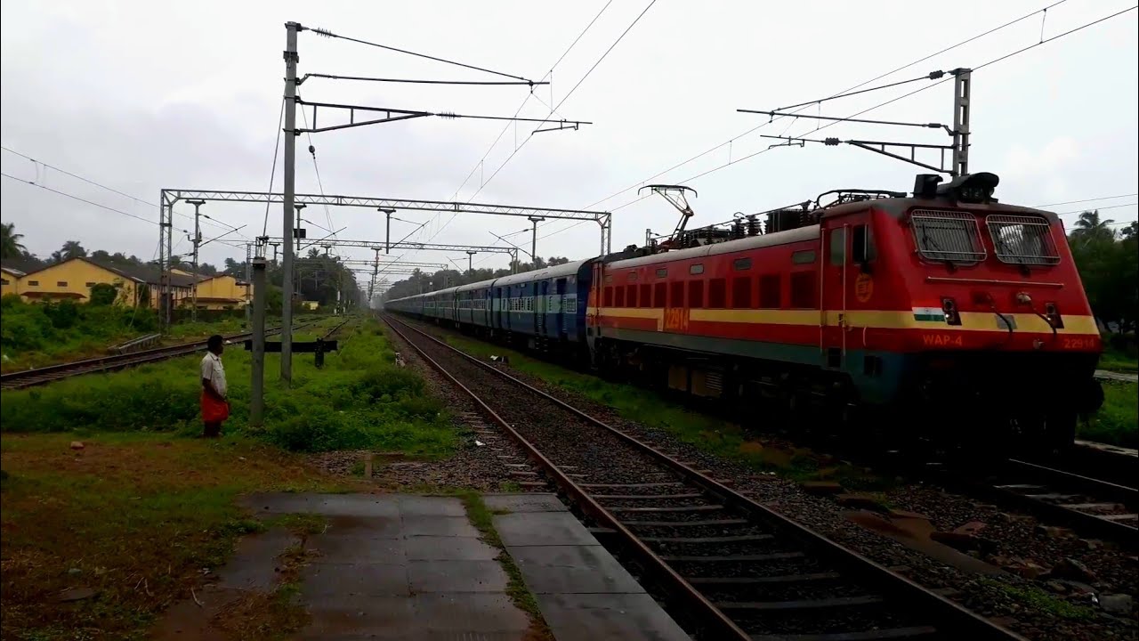 25th vedio special!!!! Offlink ET WAP4 Yeswantpur Mangalore express ...
