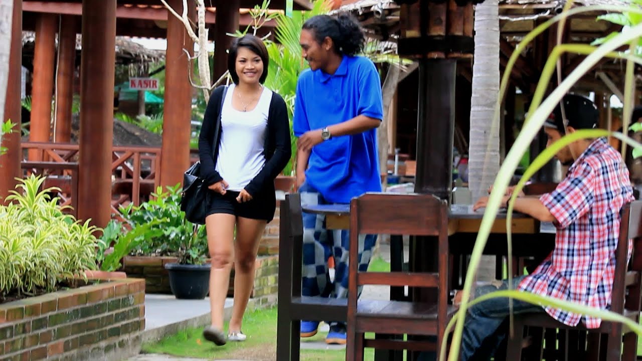 Israel Blacit - Cinta Gila (Official Music Video) Hip-Hop Papua - YouTube