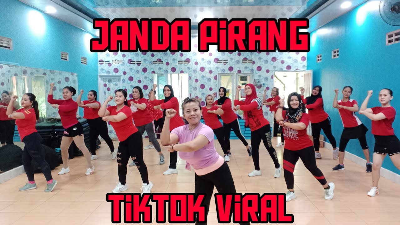 Senam Kreasi Janda Pirang TikTok Viral || Choreo Watik Primadona - YouTube