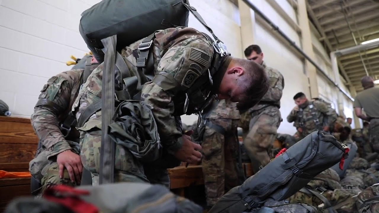 US sending more troops to Europe to aid Ukraine - YouTube