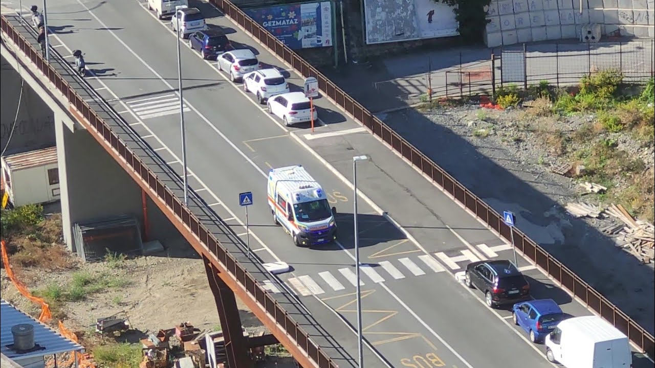 [NEW!] Ambulanza 3-707 Misericordia Genova Centro+ GOLF 4 Croce Oro ...