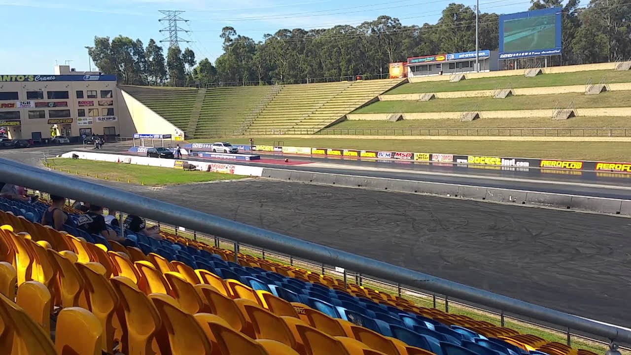 MCM Nationals 2016 - Drag - Subaru Liberty VS Ford Falcon FG X - YouTube