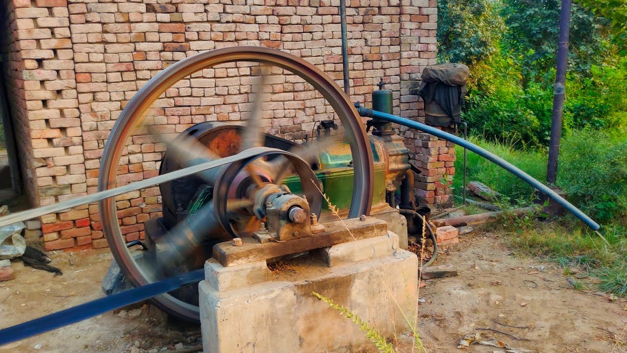 Starting Ruston Engine || Huge Ruston Hornsby || Old Black Diesel ...