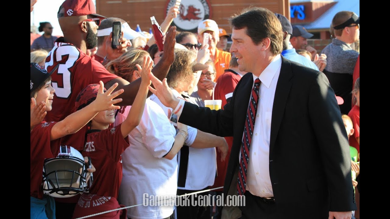 South Carolina arrives to Faurot Field before Saturday's game against ...