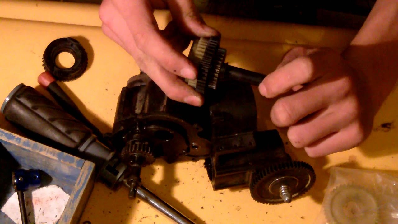 TUTO: Comment démonter et réparer une boîte à vitesse de voiture ...