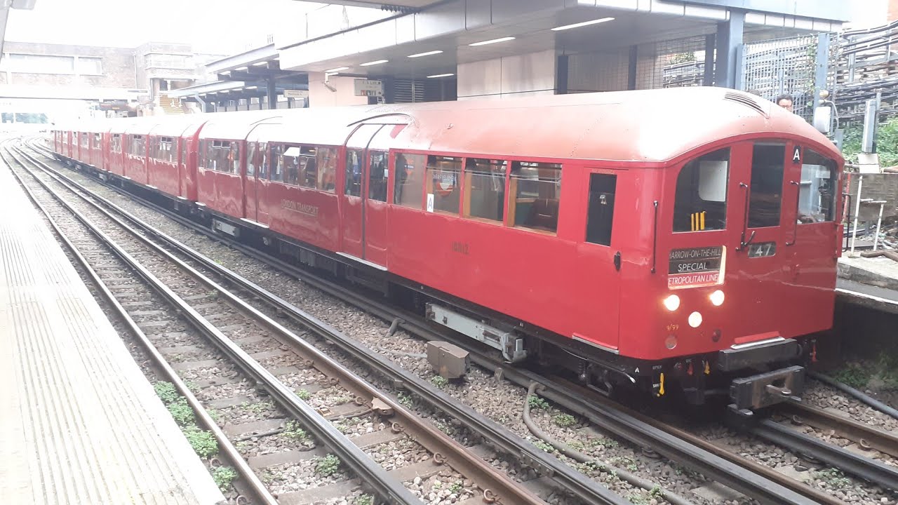 (Amersham Special) - LU - 1938 Tube Stock - (Heritage Train) - Leaves ...