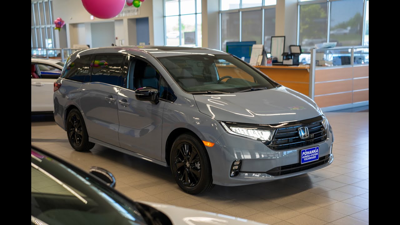 Sonic Grey Pearl Honda Odyssey