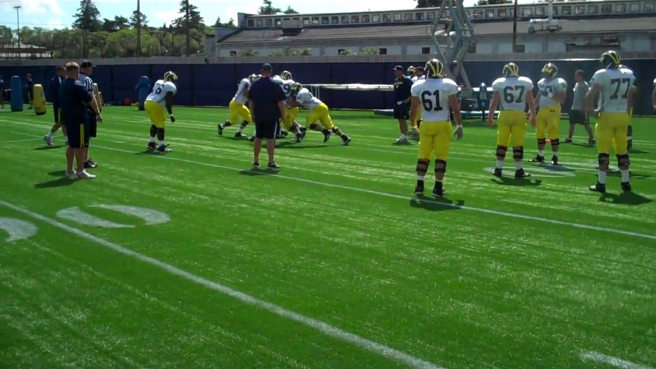 Michigan offensive line practice 8-20-09 - YouTube