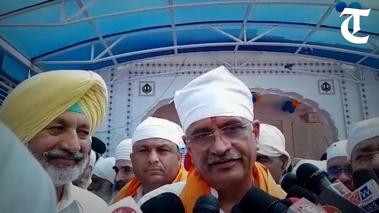 Union minister Gajender Singh Shekhawat visits Amb Sahib gurdwara in ...