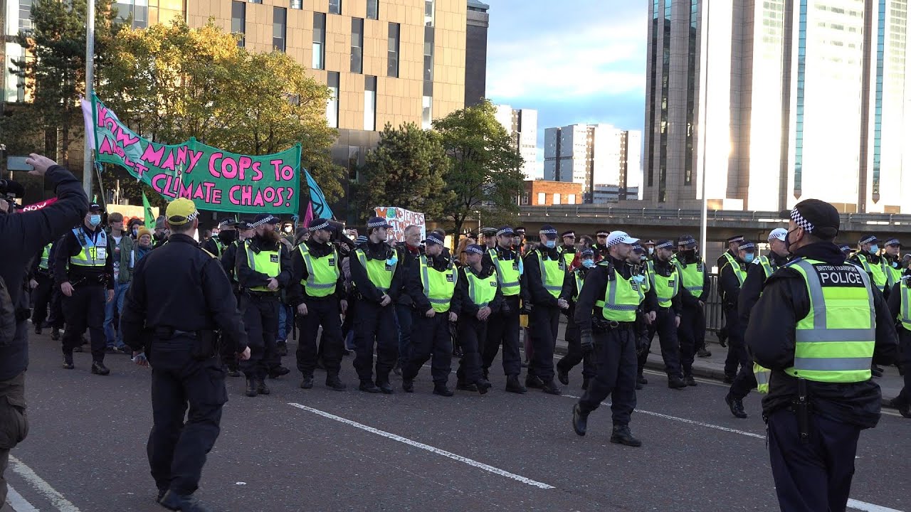 [LIVE] Police Respond To Disruption In Glasgow During COP26 - YouTube