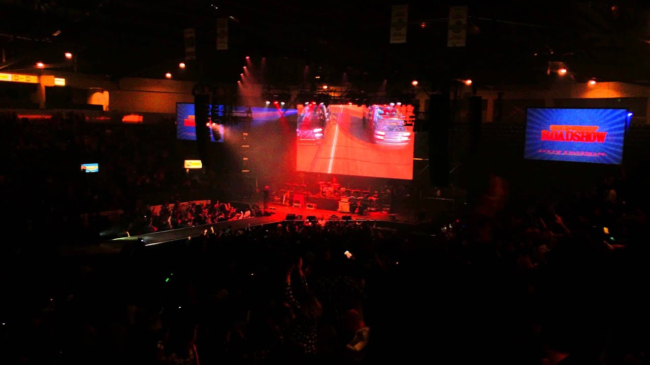 Derek Minor at Rock and worship roadshow 2016 - YouTube