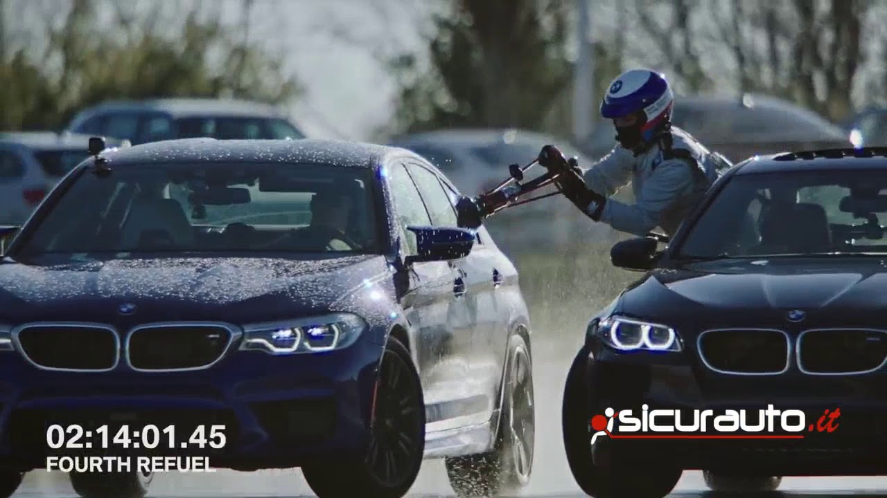 Sorprendente rifornimento "in volo" delle BMW in drifting per 8 ore ...