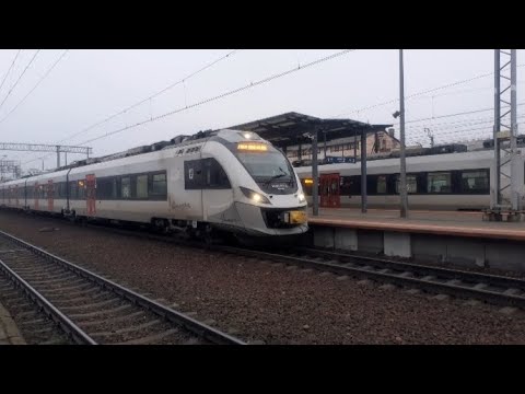 EN90-001 i EN90-003 na stacji Gdynia Chylonia 01.01.2024 - YouTube
