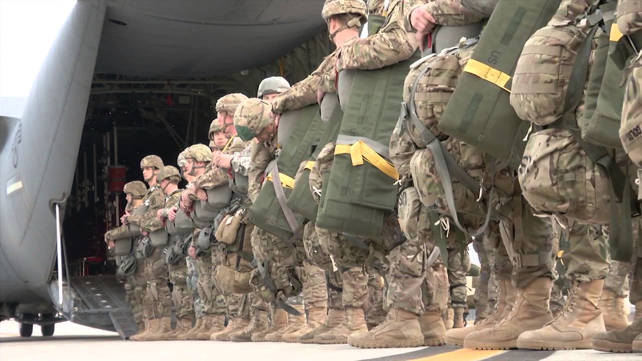 Paratroopers Conduct Airborne Op In Italy - YouTube