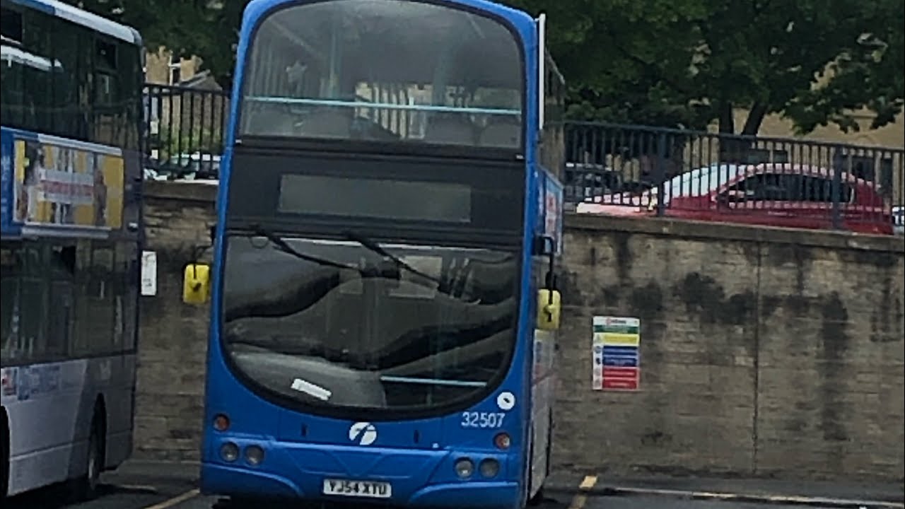 First Huddersfield Volvo B7TL Wright eclipse Gemini 32507 YJ54 XTU on ...