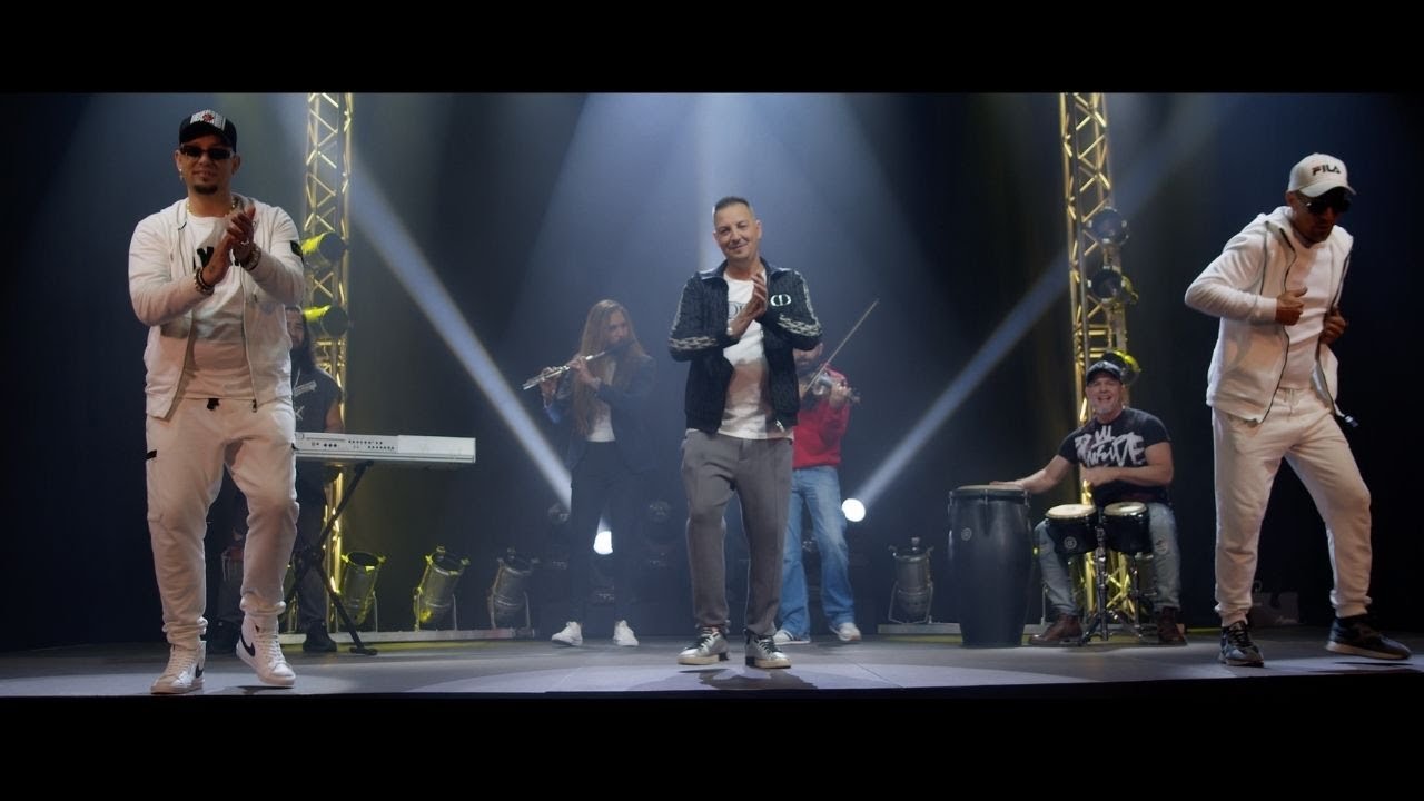 LOS YAKIS - SOLTERA (Videoclip Oficial) - YouTube