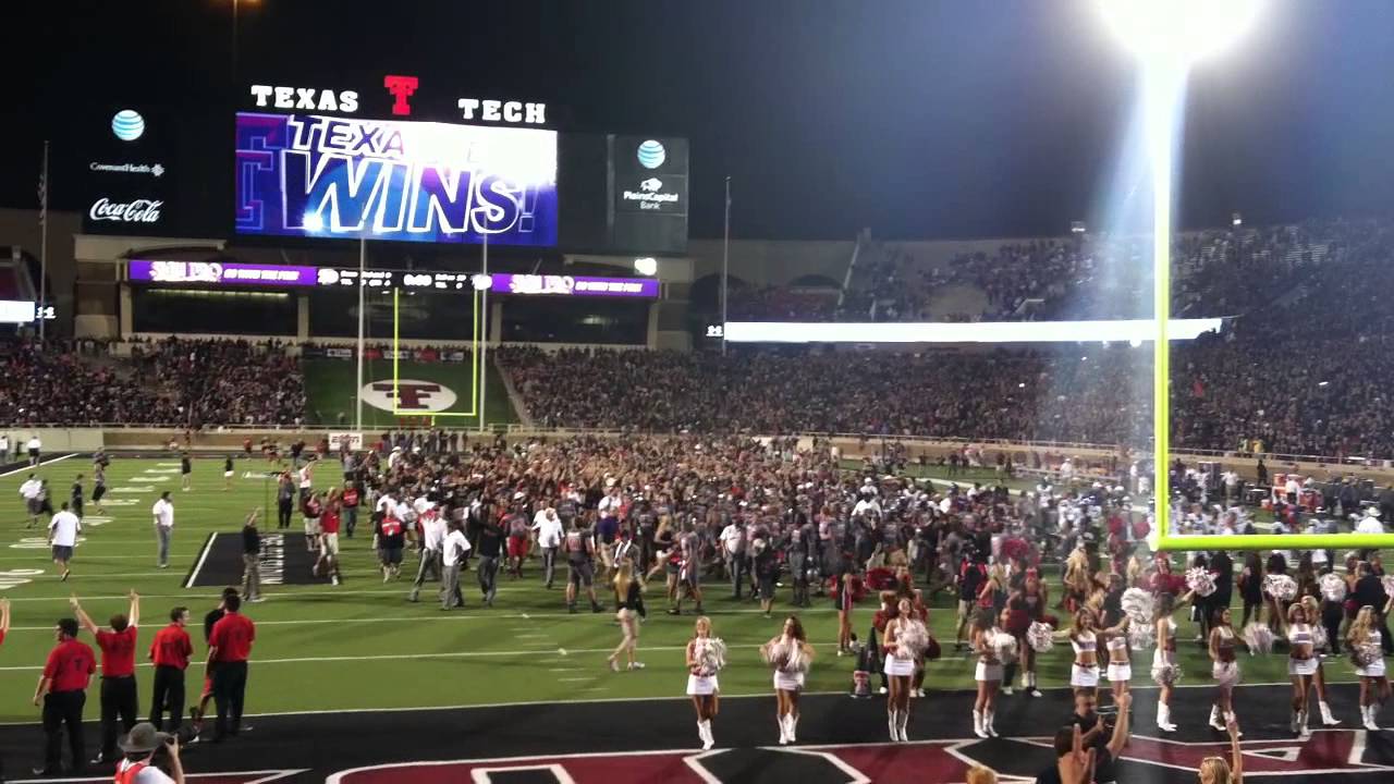TTU vs TCU - ending of football game plus The Matador Song and Fight ...