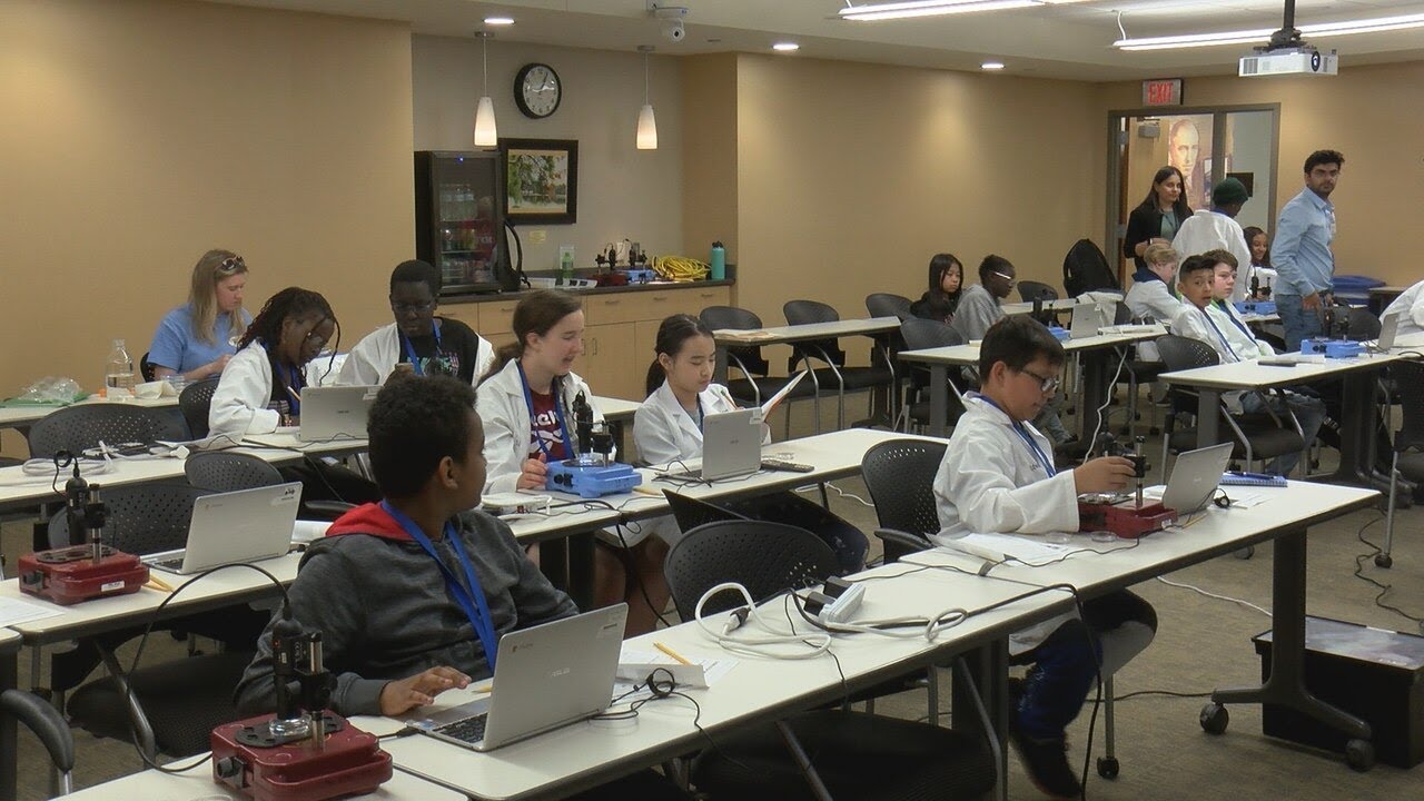 Young Scientist Program, Darian Leddy reports - YouTube