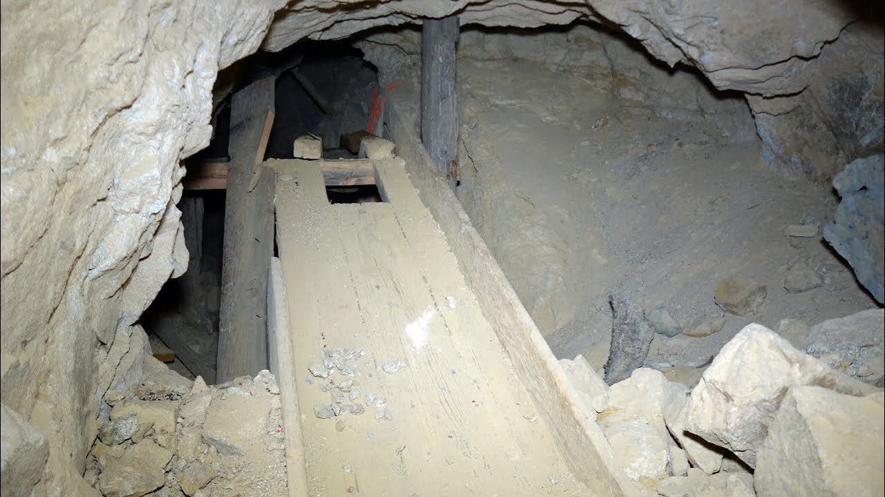 Exploring Two Old Mines Near Randsburg and Atolia, California - YouTube
