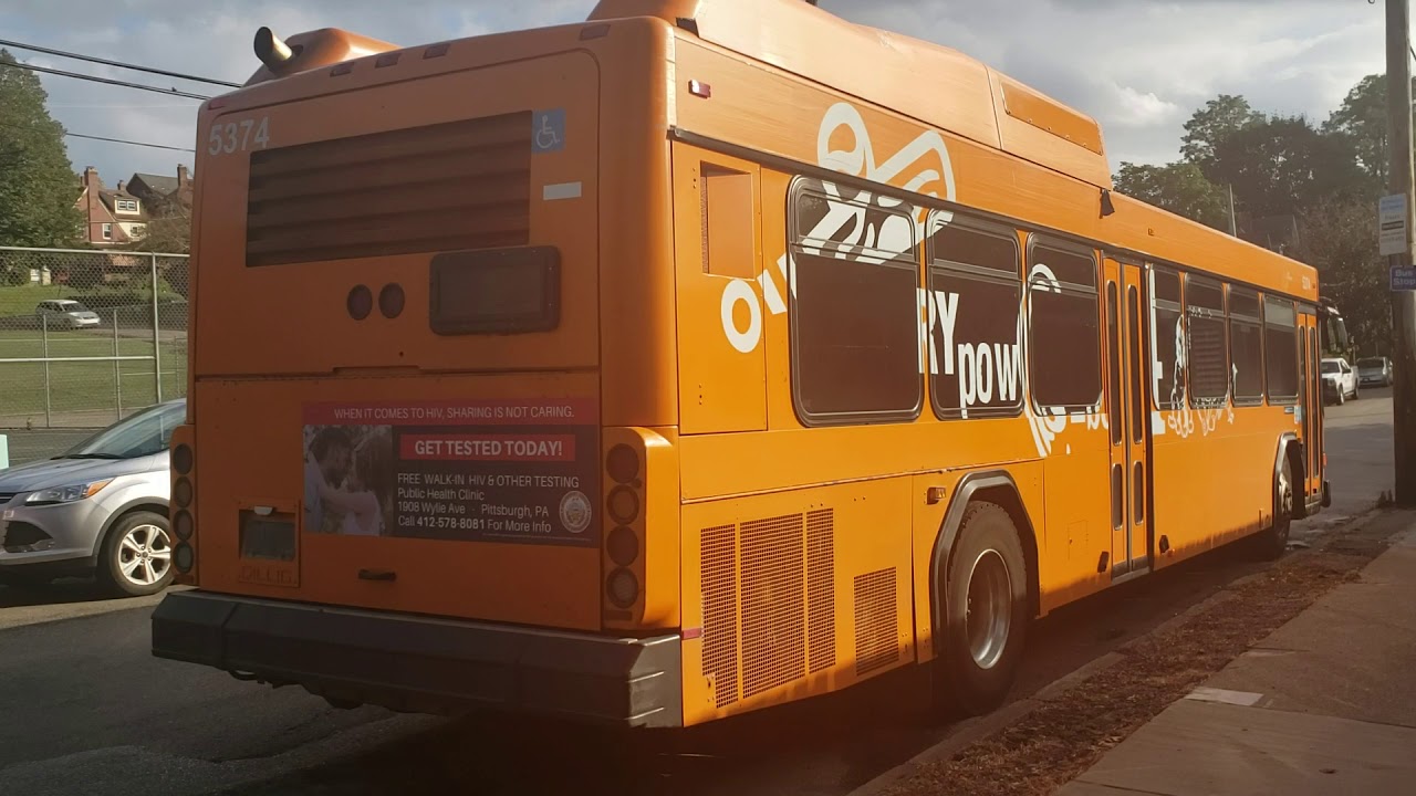 Gillig Advantage Hybrid 5374 start up - YouTube