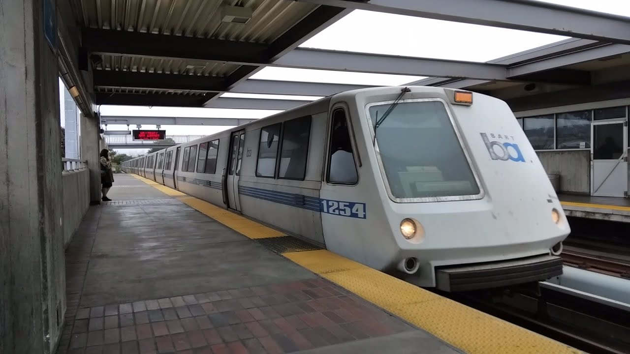 BART 1973 Rohr B2 Car 1580 on the Red Line - 10-Car Legacy Fleet ...