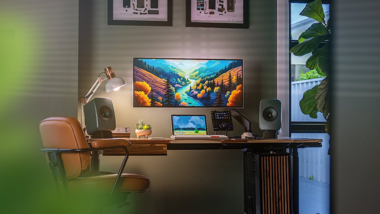 Modern and SUPER Cozy Desk Setup! - YouTube