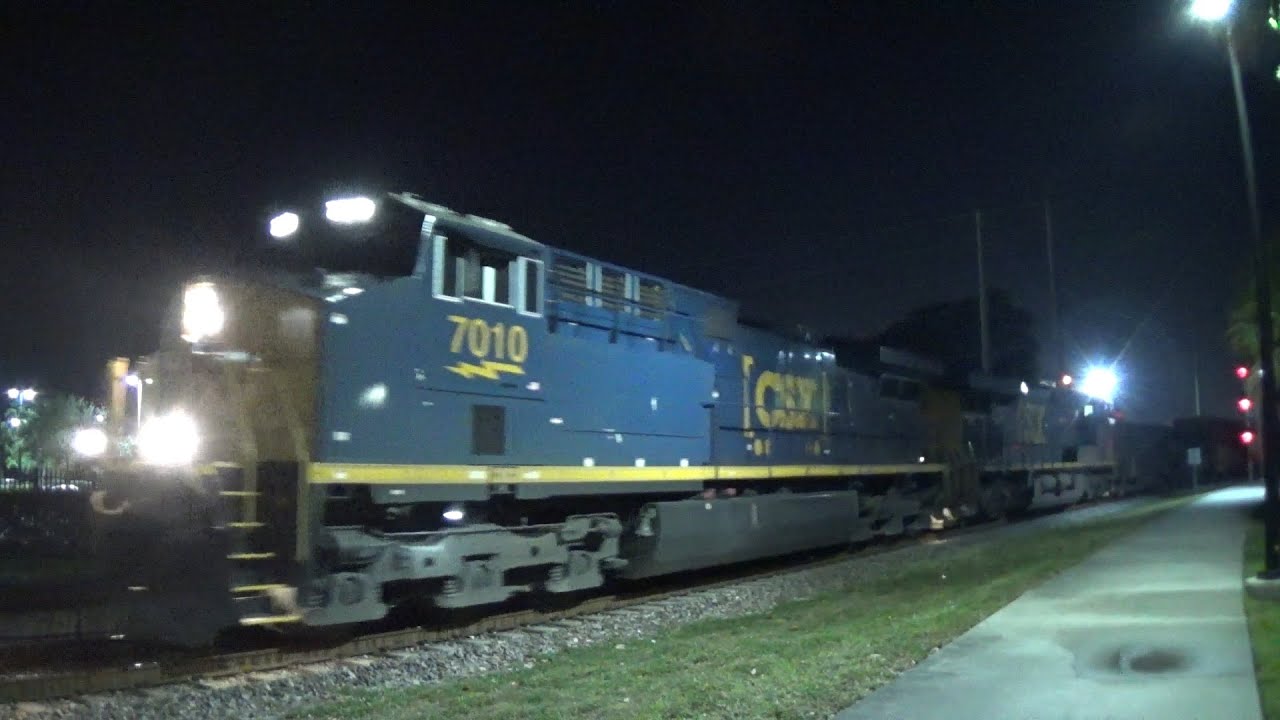 Locomotive GE CM44AC [Rebuilt CW44AC] on CSX Q453-09 - CSX Q452-09 Tri ...