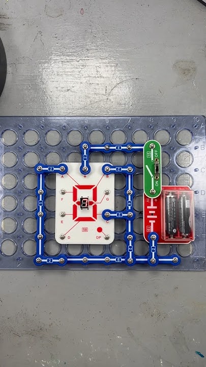 7-Segment Display Showing 7: #7segmentdisplay #electronics #diy #arduino #technology #shorts ...