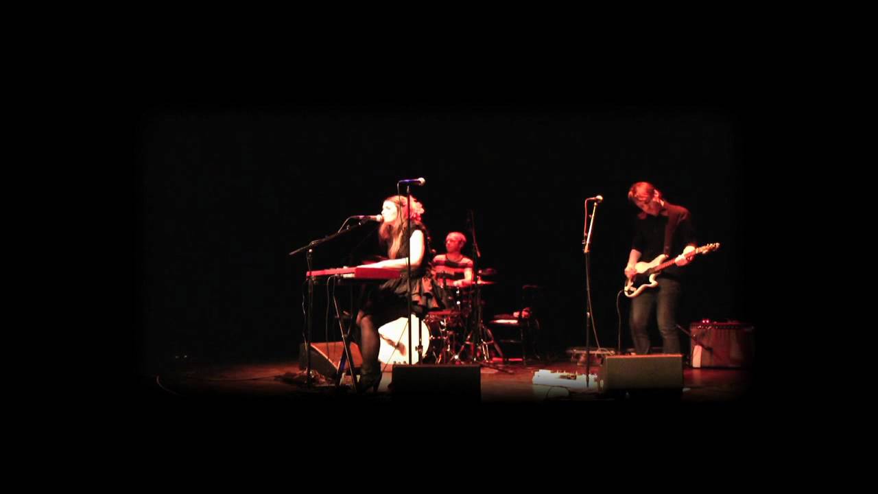 Jennie Abrahamson "Lights" live at Teaterfoajén Göteborg 2010 - YouTube ...
